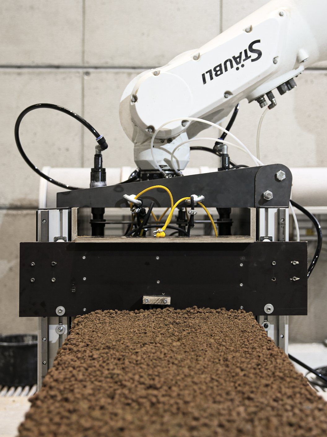 2019 Robot Aided Fabrication of Rammed Earth Elements