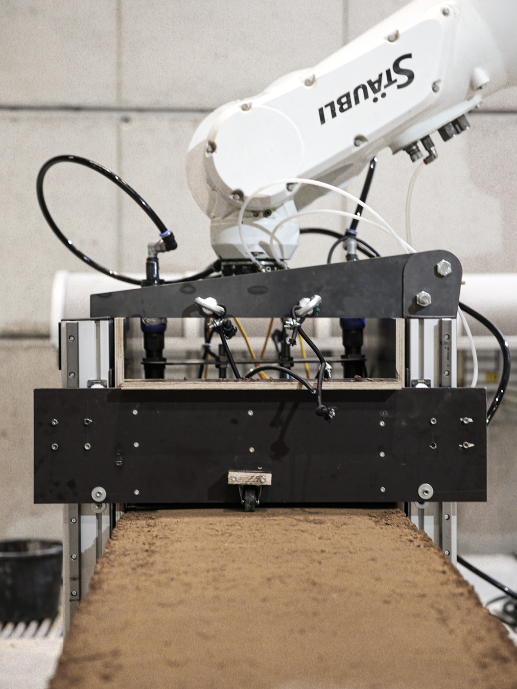 2019 Robot Aided Fabrication of Rammed Earth Elements