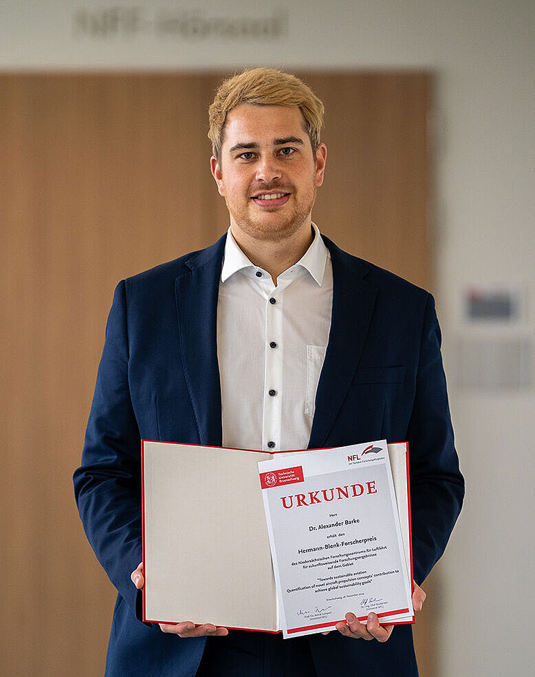 Science award for Dr. Alexander Barke