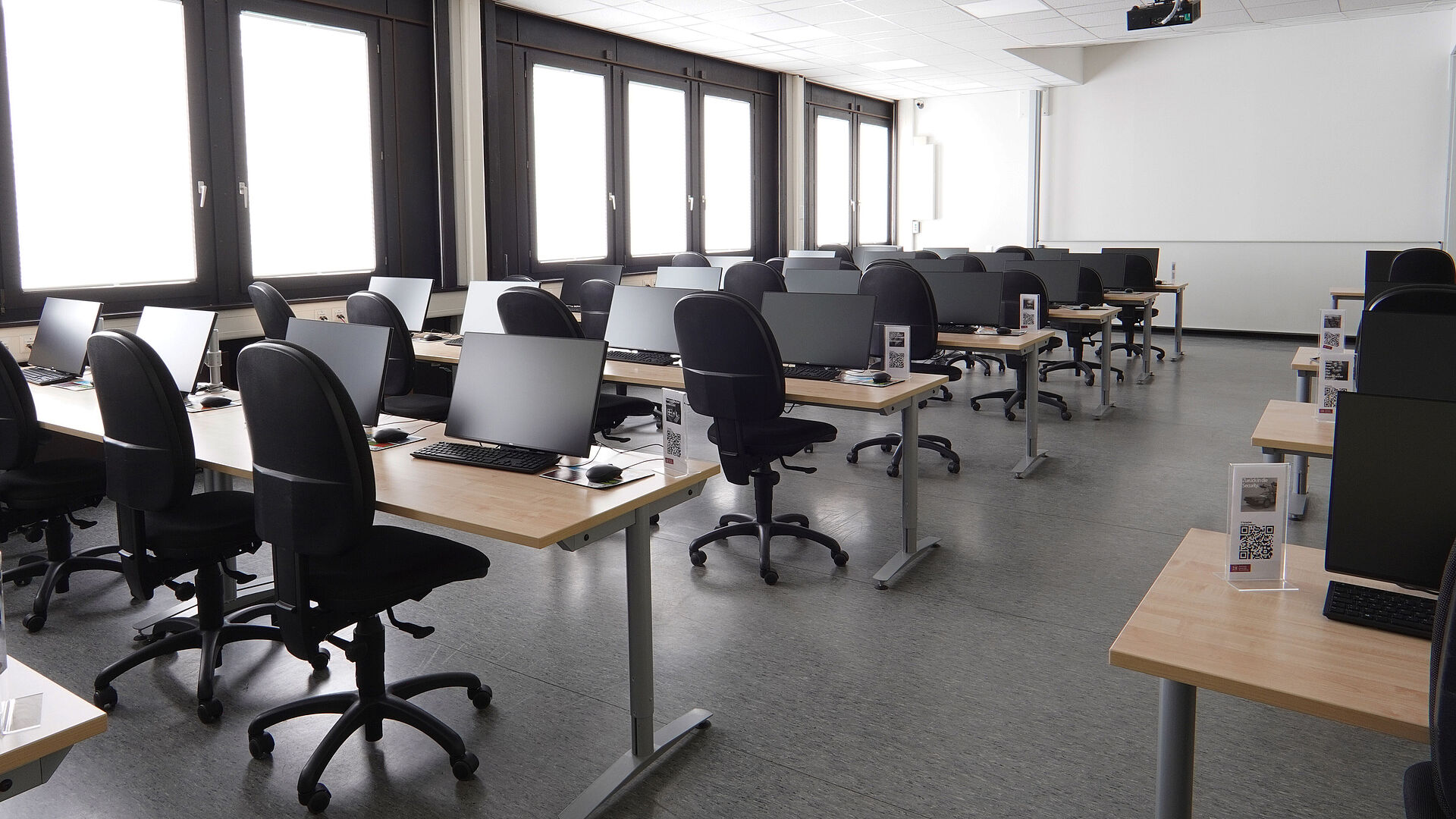 Arbeitsplätze und Räume